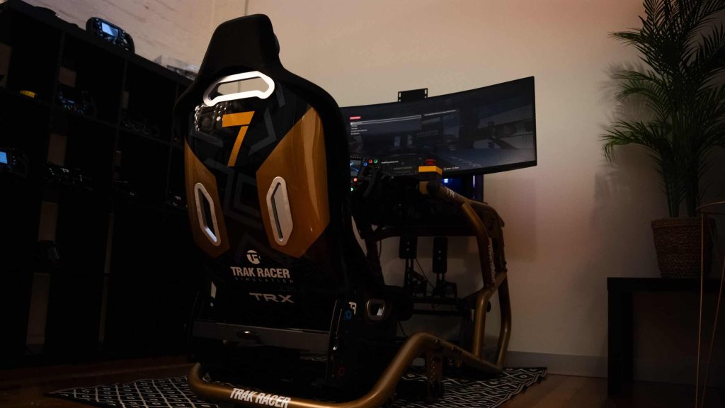 Un cockpit Trak Racer TRX en hommage au film F1, disponible en ...
